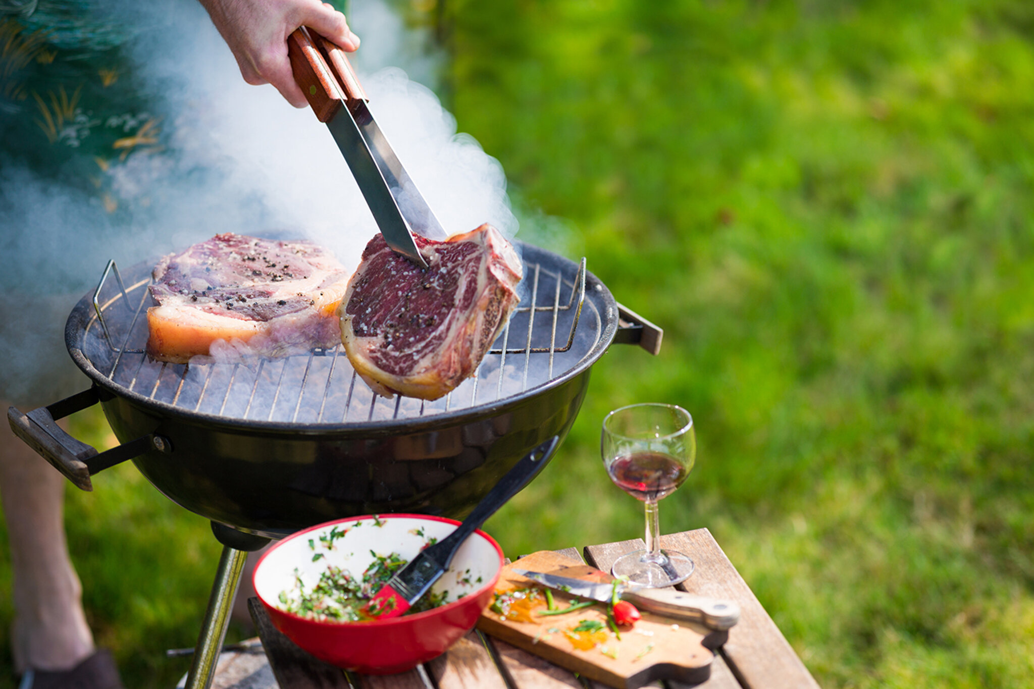 Gasgrills im Test: Gute Grillwagen schon für unter 300 Euro | Stiftung ...